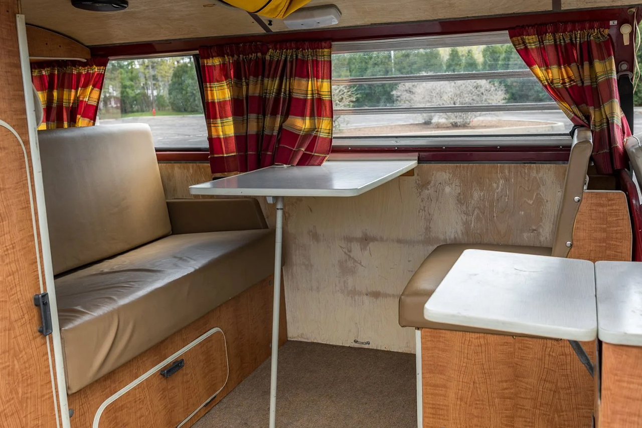 The Volkswagen Bus History - Type 2 T2 (1968-1979) - Motofutura