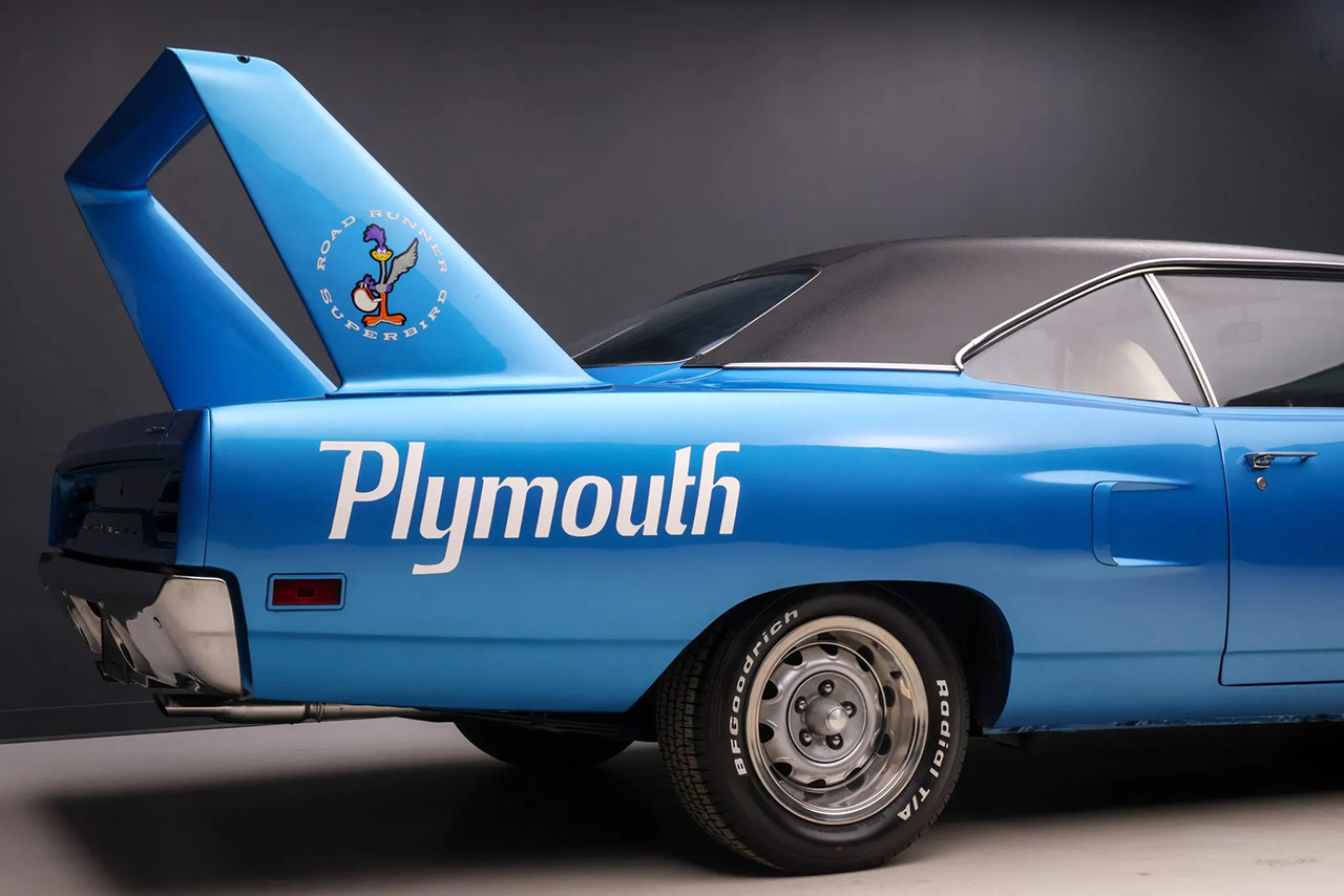 Plymouth Superbird: King of Speed on The Oval Circuit - Motofutura