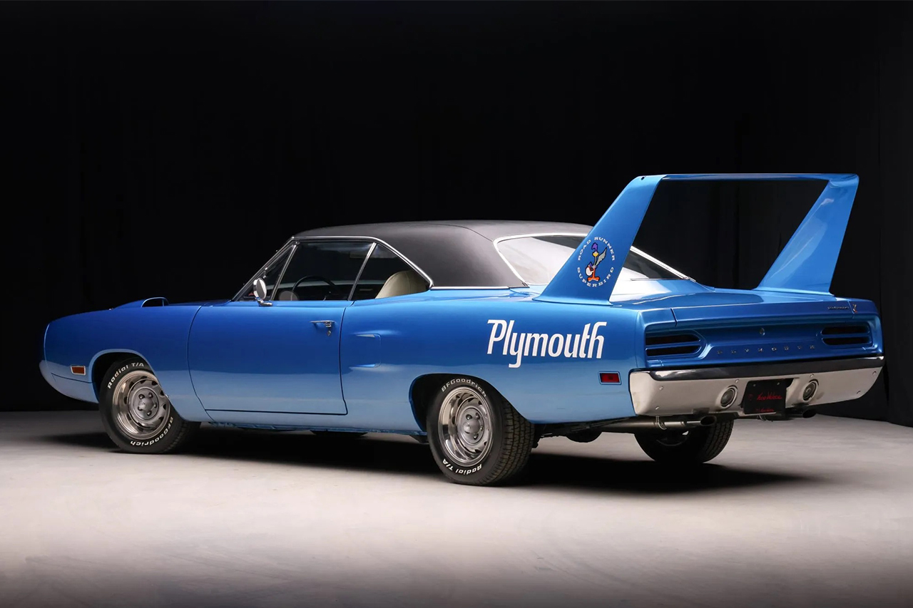 Plymouth Superbird: King of Speed on The Oval Circuit - Motofutura