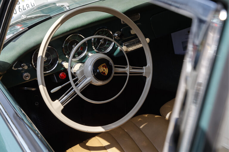 The Porsche Crest History - Motofutura