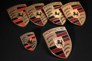 The Porsche Crest History - Motofutura